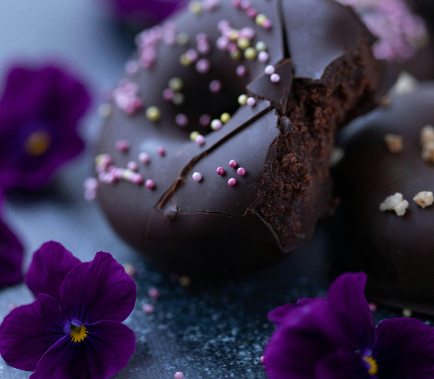 8 Delicious Pairings for Your THCa Edibles Experience – HYPNOTIC HERB